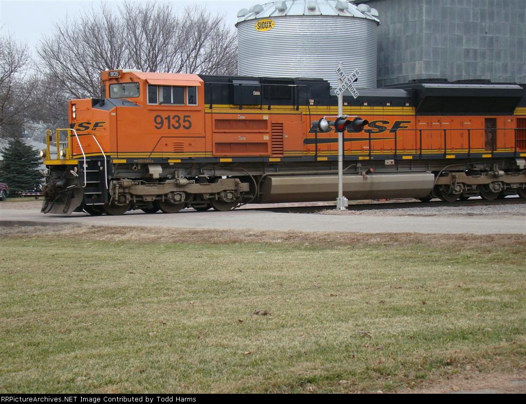 BNSF 9135